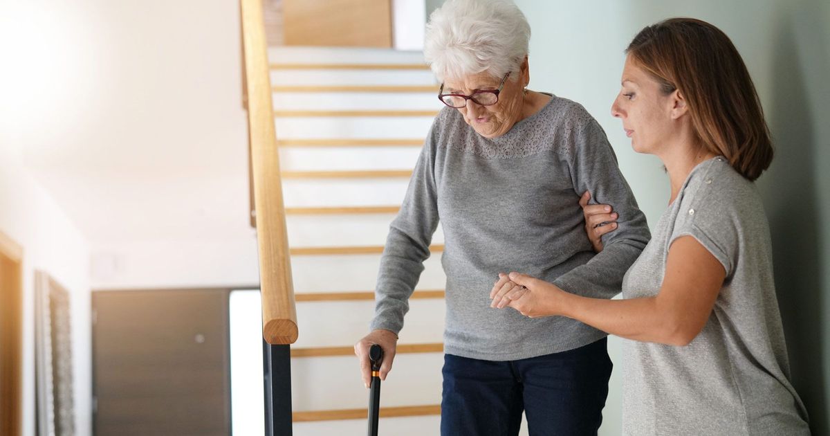 10 reasons why older adults walk with a shuffling gait – Bold